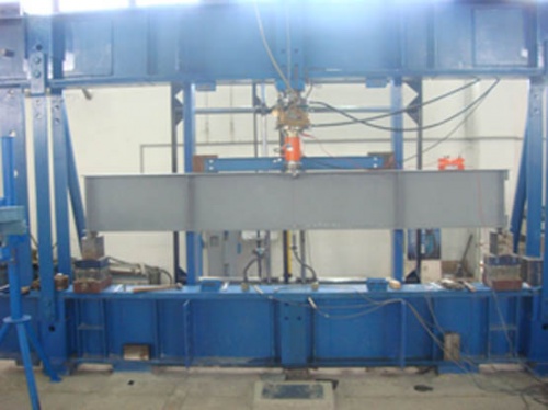 Analysis of locally loaded steel plate girders: Model for patch load ...