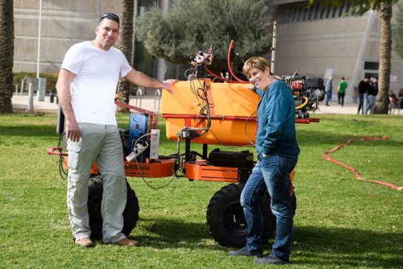 Human-robot collaborative site-specific sprayer - Advances in Engineering